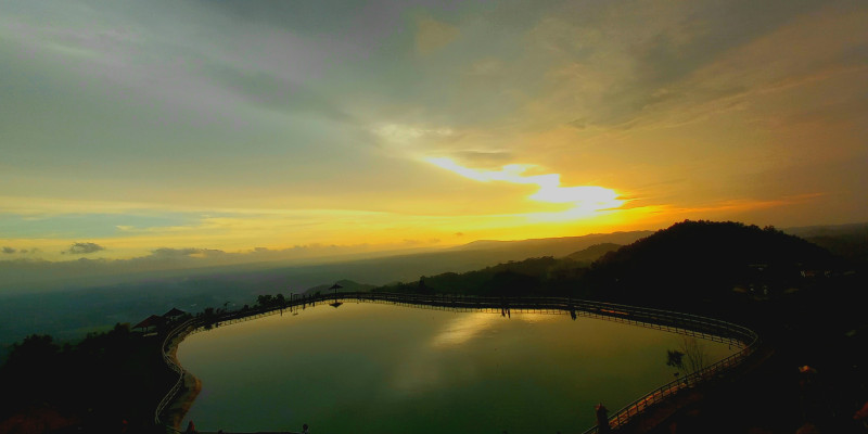 Yuk Ngabuburit Berburu Sunset di Desa Wisata Nglanggeran - Gunung Api Purba